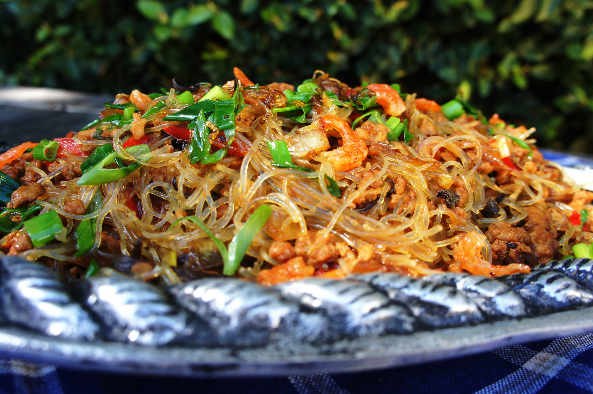 Mung bean vermicelli with pork, dried shrimps, black fungus, lemongrass ...