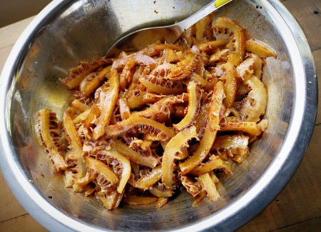 Easy Chineses tripe salad with soy sauce and sesame oil 涼拌蜂窝牛肚 ...