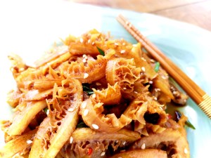Easy Chineses tripe salad with soy sauce and sesame oil 涼拌蜂窝牛肚 – delish ...