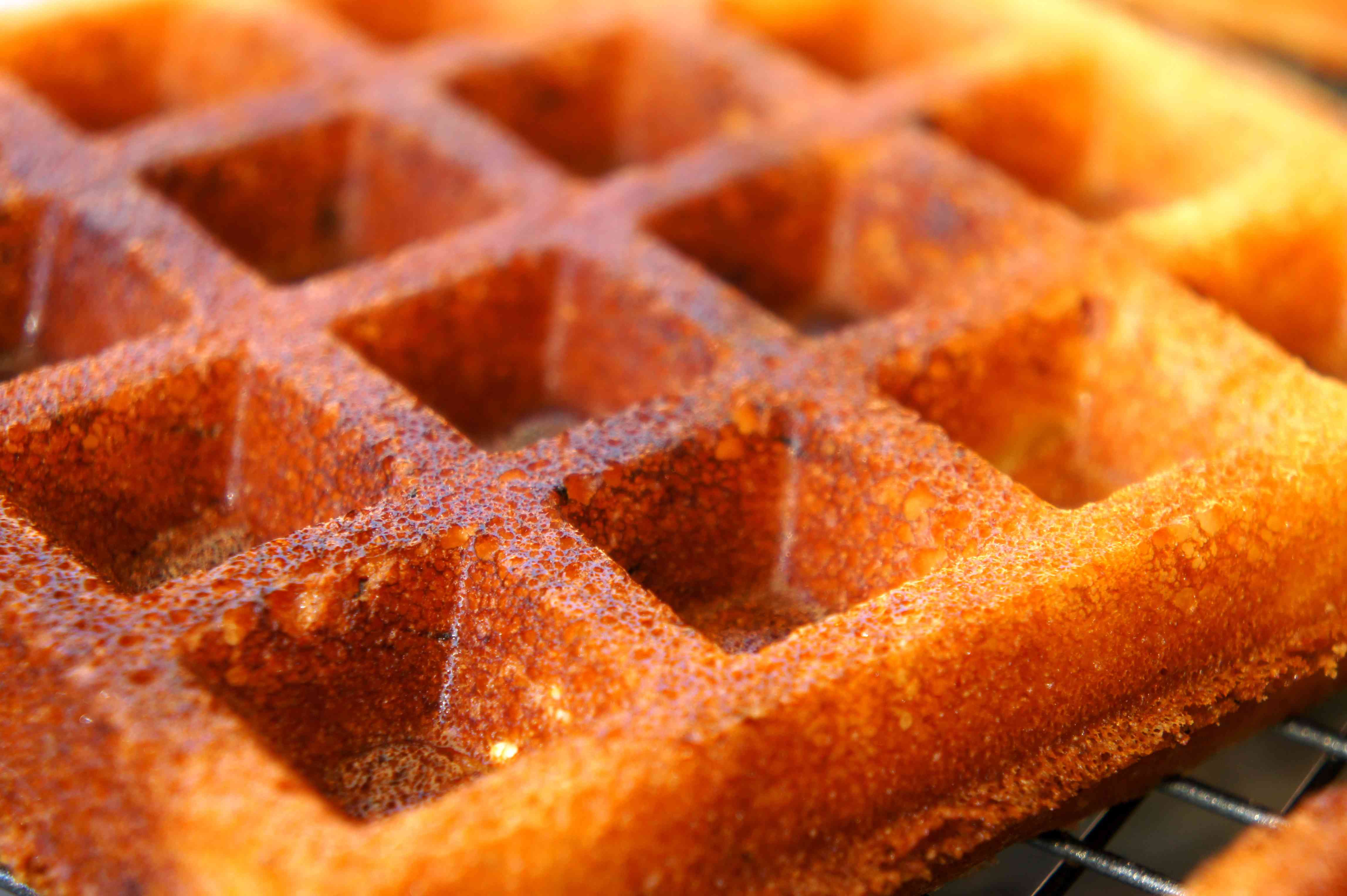 Summer waffles with pineapple, banana and coconut (FODMAP friendly ...