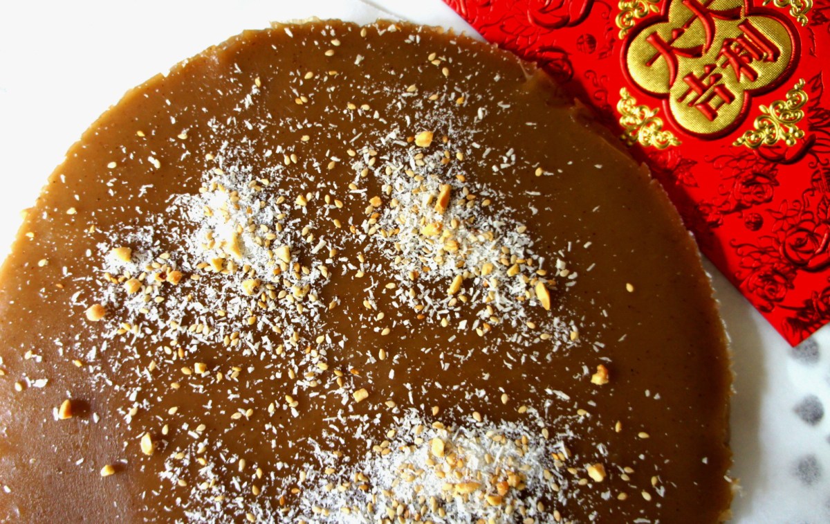 Steamed sweet glutinous rice cake ‘nian gao’ (年糕) with coconut milk and ...