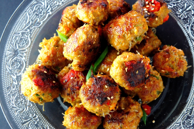 Spiced lamb meat balls with pumpkin, carrot and rice vermicelli (FODMAP ...